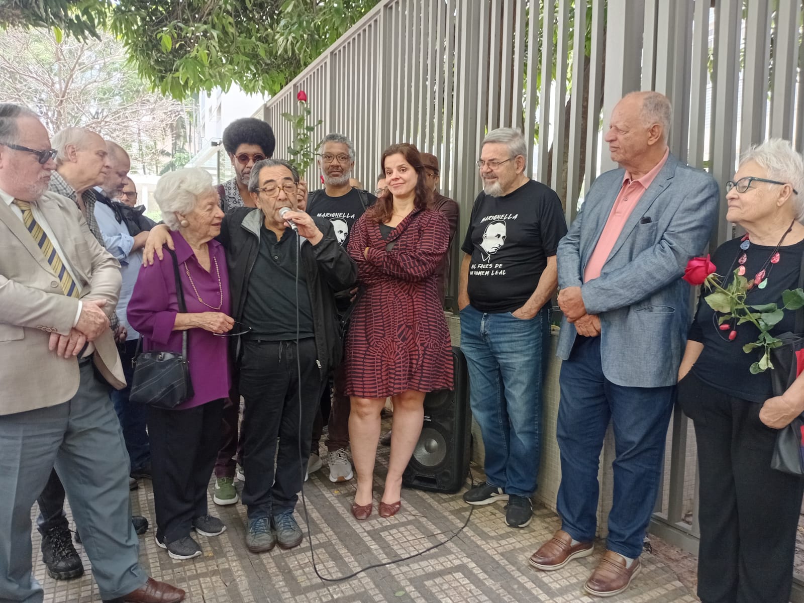 Manifestação em São Paulo homenageia Marighella e Clara Charf - Holofote