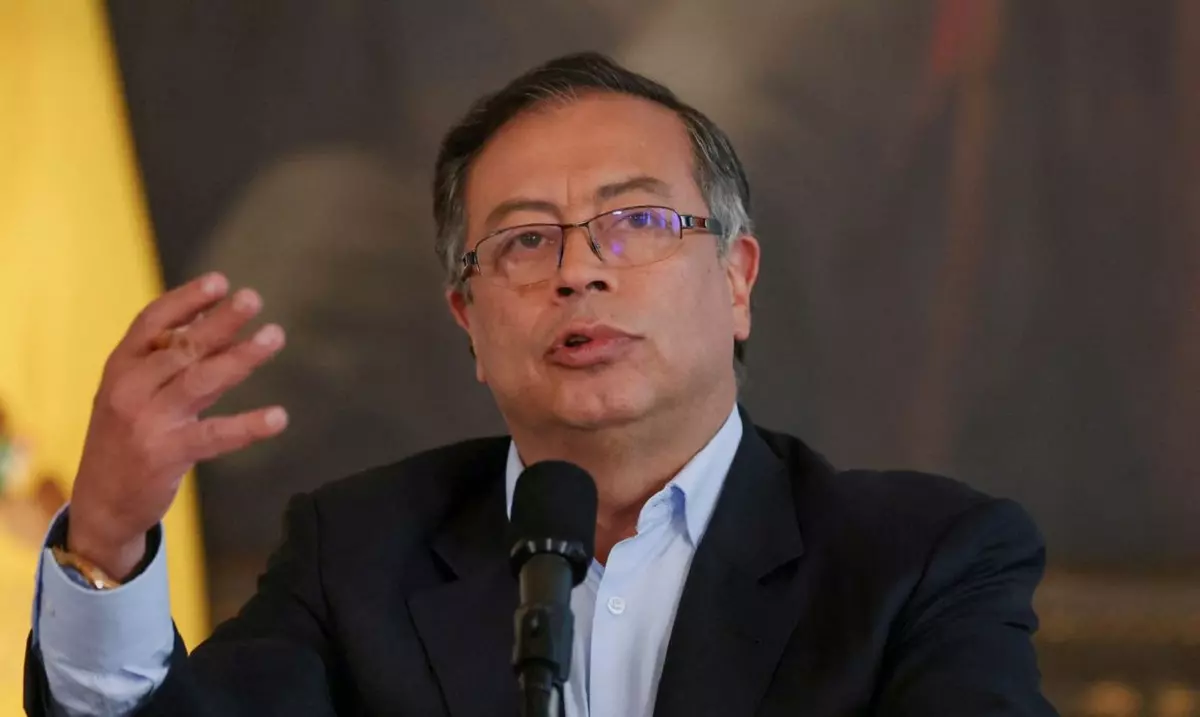 Petro contesta resultado de eleição colombiana; 800 mil pessoas não ...